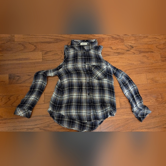 Elan | Tops | Elan Small Womens Coldshoulder Plaid Flannel Shirt | Poshmark